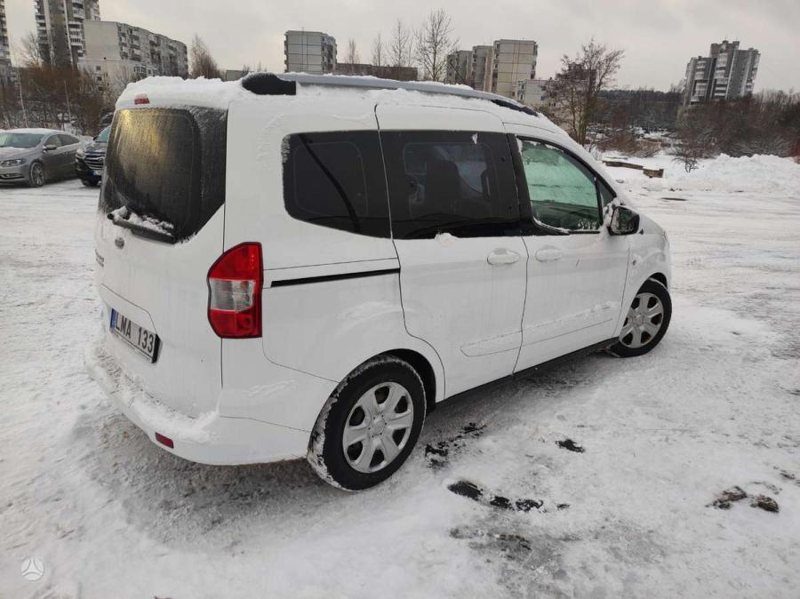 Balts Ford tourneo-courier 2020 Viļņa, ar dzinēja tilpumu 1.50 L un nobraukumu 109 tūkst. km par 6250 €, foto 4 vietnē AUTOMOTO.COM.LV