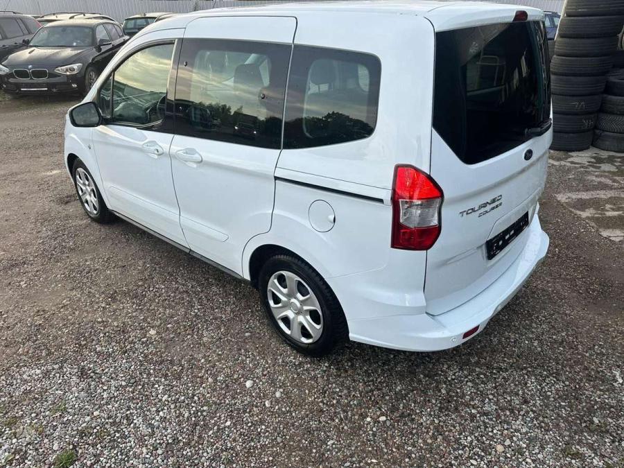 Balts Ford tourneo-courier 2018 Jurbarkas, ar dzinēja tilpumu 1.50 L un nobraukumu 112 tūkst. km par 5299 €, foto 12 vietnē AUTOMOTO.COM.LV
