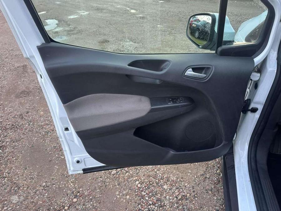 Balts Ford tourneo-courier 2018 Jurbarkas, ar dzinēja tilpumu 1.50 L un nobraukumu 112 tūkst. km par 5299 €, foto 15 vietnē AUTOMOTO.COM.LV