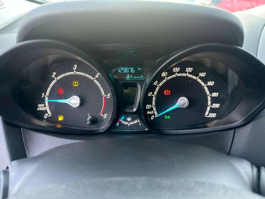 Balts Ford tourneo-courier 2018 Jurbarkas, ar dzinēja tilpumu 1.50 L un nobraukumu 112 tūkst. km par 5299 €, foto 17 vietnē AUTOMOTO.COM.LV