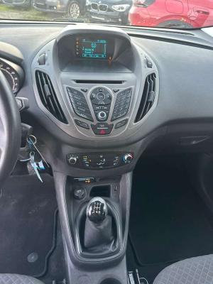Balts Ford tourneo-courier 2018 Jurbarkas, ar dzinēja tilpumu 1.50 L un nobraukumu 112 tūkst. km par 5299 €, foto 18 vietnē AUTOMOTO.COM.LV