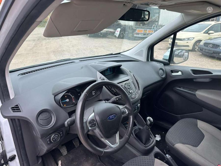 Balts Ford tourneo-courier 2018 Jurbarkas, ar dzinēja tilpumu 1.50 L un nobraukumu 112 tūkst. km par 5299 €, foto 20 vietnē AUTOMOTO.COM.LV