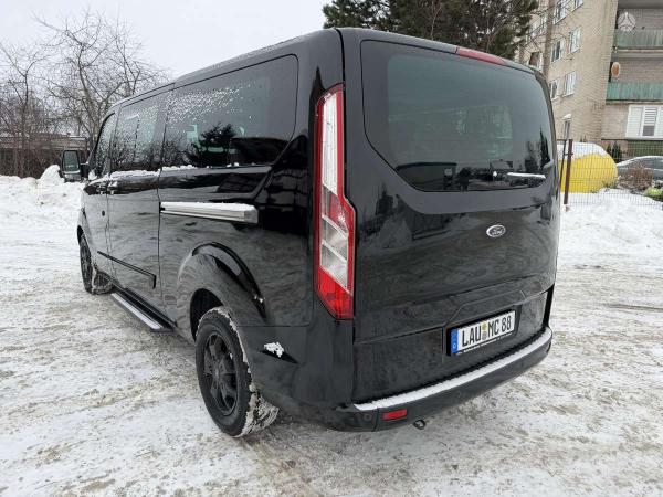 Black Ford Tourneo Custom 2013 in Kretinga, with an engine capacity of 2.20 L and mileage of 303 thousand km for 8250 €, photo 4 on AUTOMOTO.COM.LV