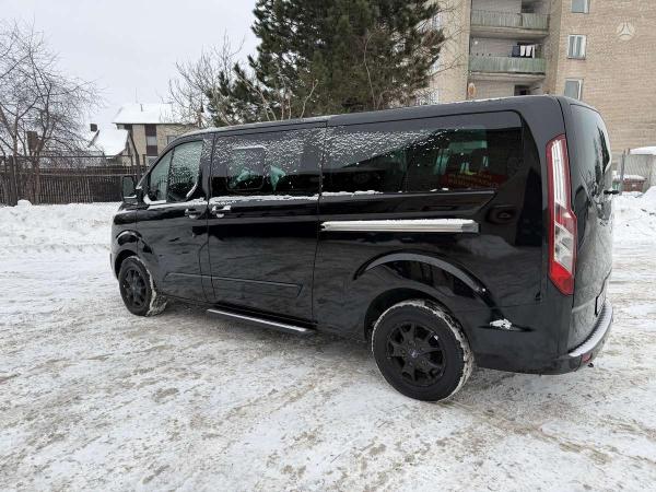 Black Ford Tourneo Custom 2013 in Kretinga, with an engine capacity of 2.20 L and mileage of 303 thousand km for 8250 €, photo 5 on AUTOMOTO.COM.LV