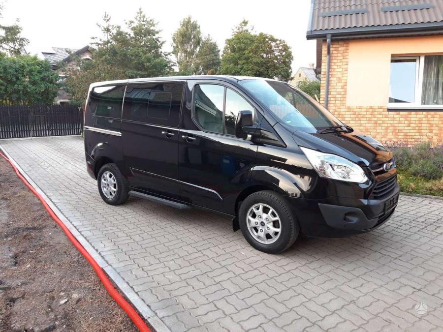 Melns Ford Tourneo Custom 2013 Šauļi, ar dzinēja tilpumu 2.20 L un nobraukumu 220 tūkst. km par 11700 €, foto 1 vietnē AUTOMOTO.COM.LV