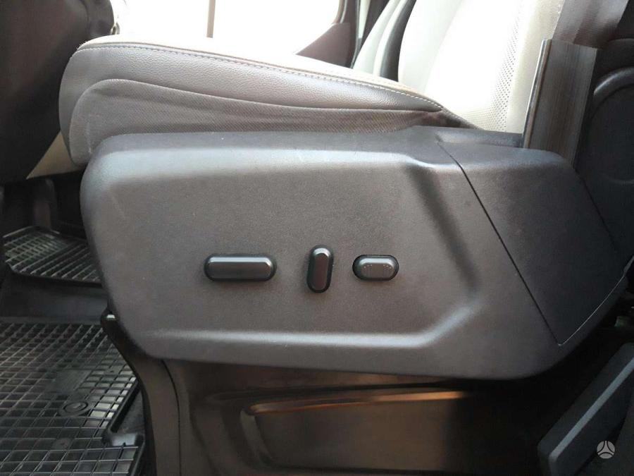 Melns Ford Tourneo Custom 2013 Šauļi, ar dzinēja tilpumu 2.20 L un nobraukumu 220 tūkst. km par 11700 €, foto 19 vietnē AUTOMOTO.COM.LV