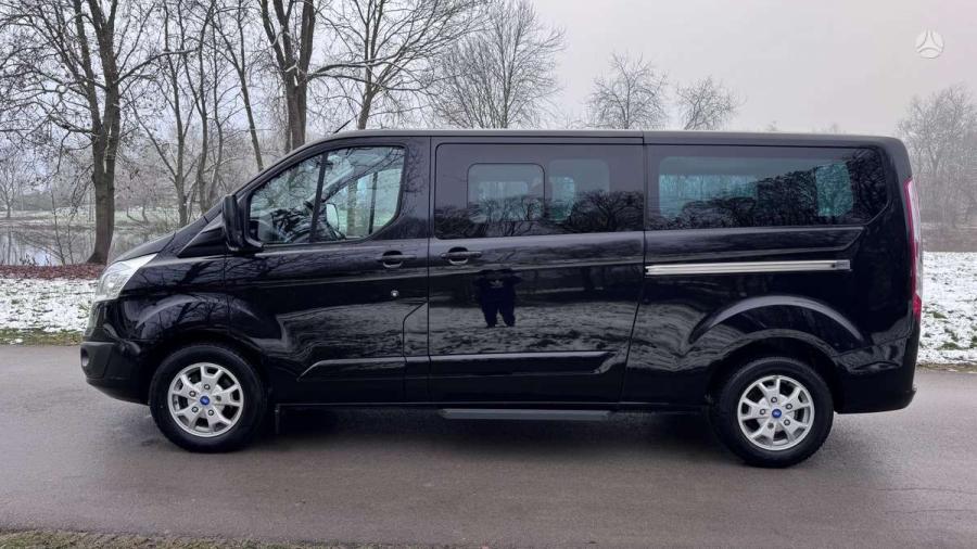 Black Ford Tourneo Custom 2015 in Kelme, with an engine capacity of 2.20 L and mileage of 285 thousand km for 14500 €, photo 7 on AUTOMOTO.COM.LV
