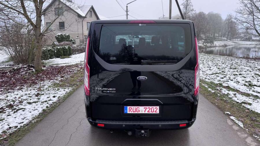 Black Ford Tourneo Custom 2015 in Kelme, with an engine capacity of 2.20 L and mileage of 286 thousand km for 14400 €, photo 8 on AUTOMOTO.COM.LV