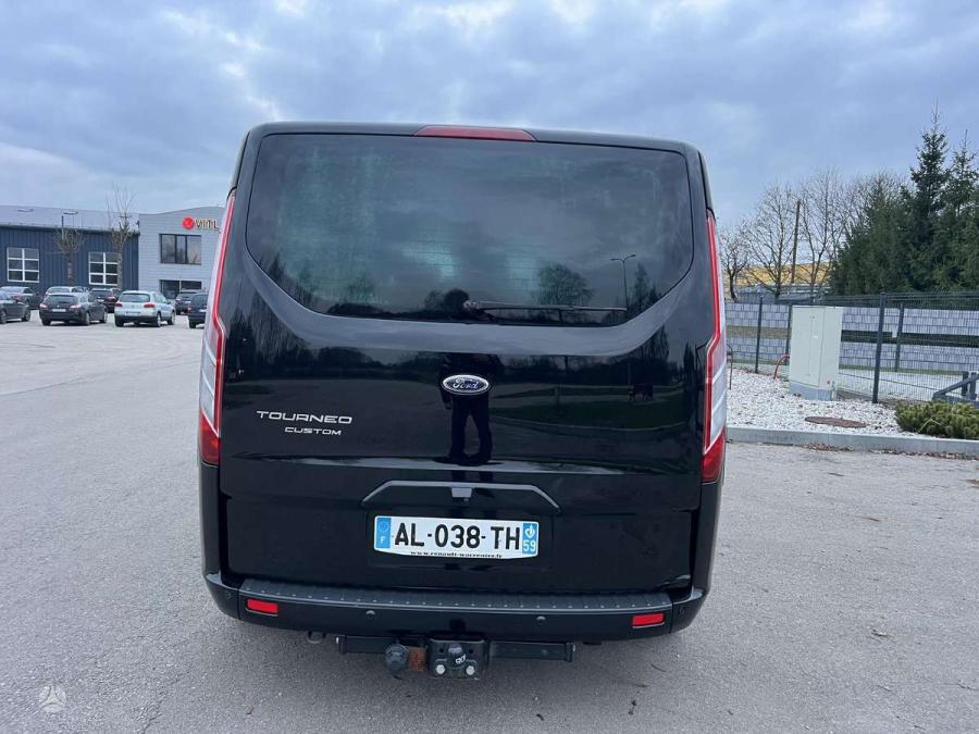 Black Ford Tourneo Custom 2016 in Taurage, with an engine capacity of 2.00 L and mileage of 300 thousand km for 13673 €, photo 6 on AUTOMOTO.COM.LV
