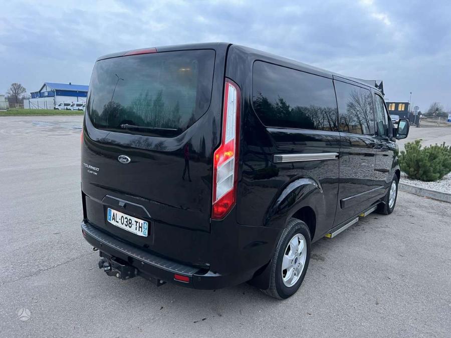 Black Ford Tourneo Custom 2016 in Taurage, with an engine capacity of 2.00 L and mileage of 300 thousand km for 13673 €, photo 8 on AUTOMOTO.COM.LV