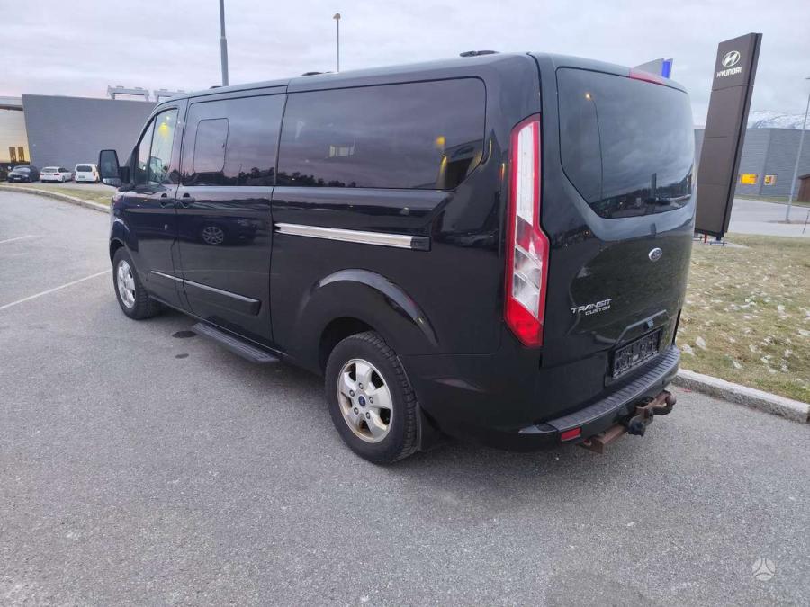 Melns Ford Tourneo Custom 2018 Klaipėda, ar dzinēja tilpumu 2.00 L un nobraukumu 220 tūkst. km par 14500 €, foto 7 vietnē AUTOMOTO.COM.LV