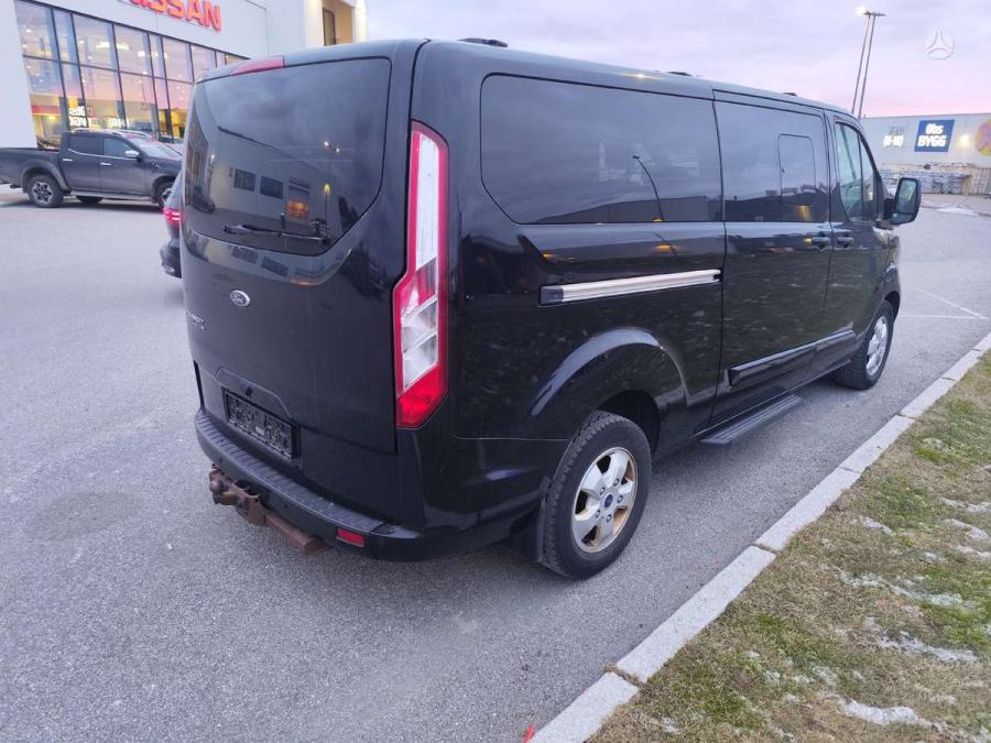 Melns Ford Tourneo Custom 2018 Klaipėda, ar dzinēja tilpumu 2.00 L un nobraukumu 220 tūkst. km par 14500 €, foto 9 vietnē AUTOMOTO.COM.LV