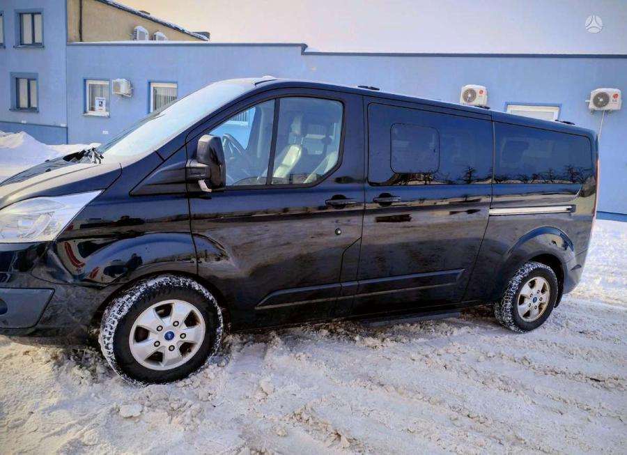 Melns Ford Tourneo Custom 2018 Klaipėda, ar dzinēja tilpumu 2.00 L un nobraukumu 220 tūkst. km par 14900 €, foto 8 vietnē AUTOMOTO.COM.LV