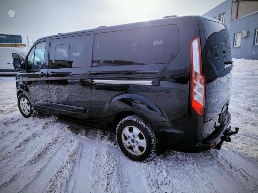 Melns Ford Tourneo Custom 2018 Klaipėda, ar dzinēja tilpumu 2.00 L un nobraukumu 220 tūkst. km par 14900 €, foto 10 vietnē AUTOMOTO.COM.LV