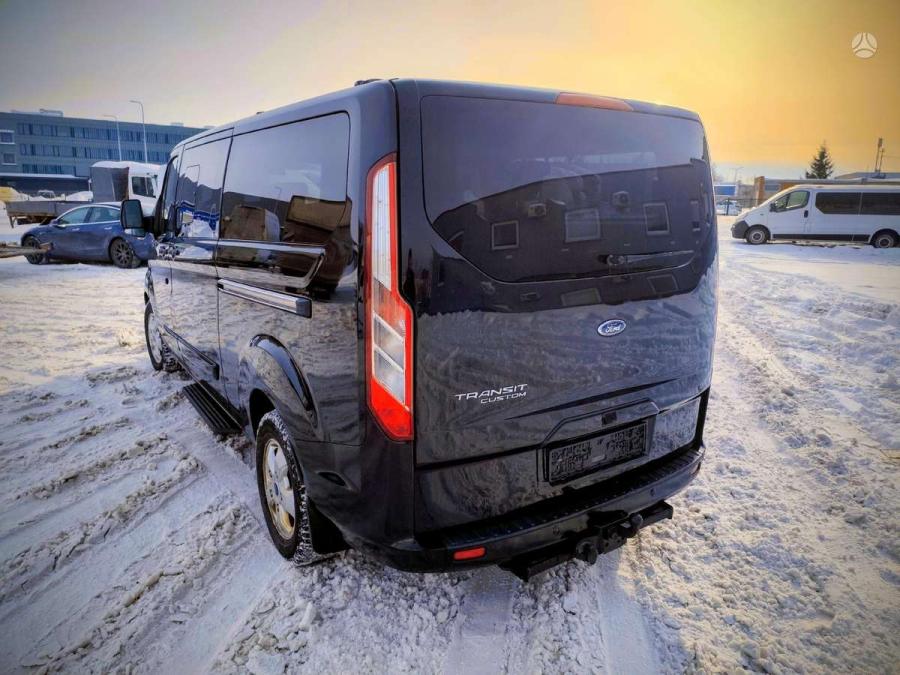 Melns Ford Tourneo Custom 2018 Klaipėda, ar dzinēja tilpumu 2.00 L un nobraukumu 220 tūkst. km par 14900 €, foto 11 vietnē AUTOMOTO.COM.LV