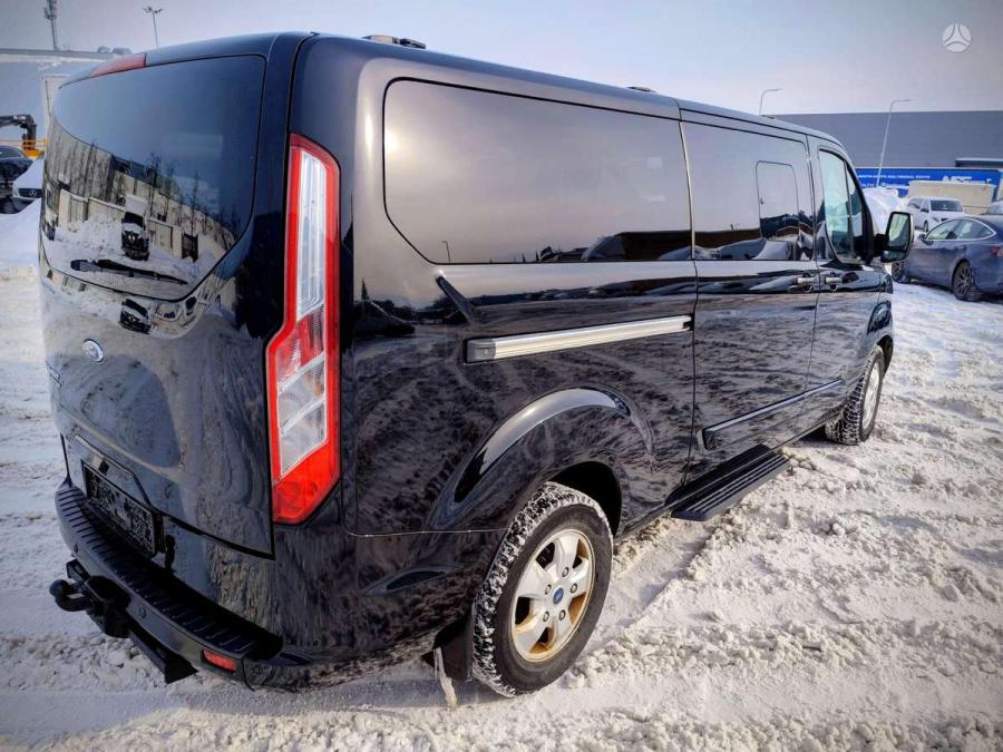 Melns Ford Tourneo Custom 2018 Klaipėda, ar dzinēja tilpumu 2.00 L un nobraukumu 220 tūkst. km par 14900 €, foto 13 vietnē AUTOMOTO.COM.LV