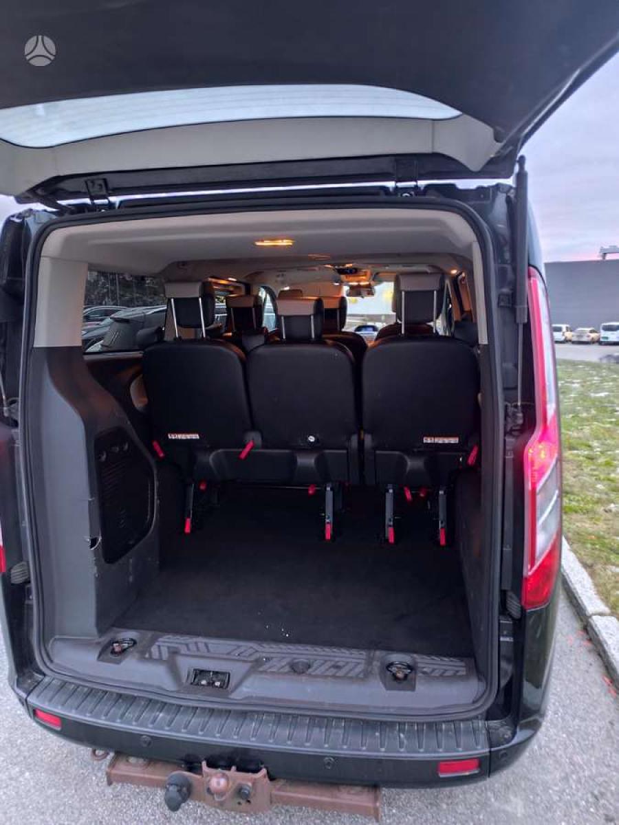 Melns Ford Tourneo Custom 2018 Klaipėda, ar dzinēja tilpumu 2.00 L un nobraukumu 220 tūkst. km par 14900 €, foto 28 vietnē AUTOMOTO.COM.LV
