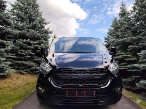 Black Ford Tourneo Custom 2018 in Utena, with an engine capacity of 2.00 L and mileage of 197 thousand km for 17800 €, photo 3 on AUTOMOTO.COM.LV