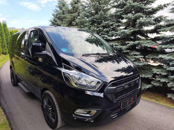 Black Ford Tourneo Custom 2018 in Utena, with an engine capacity of 2.00 L and mileage of 197 thousand km for 17800 €, photo 3 on AUTOMOTO.COM.LV