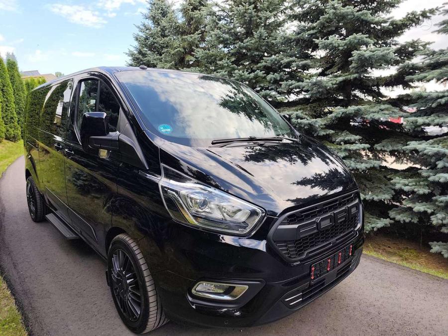 Black Ford Tourneo Custom 2018 in Utena, with an engine capacity of 2.00 L and mileage of 197 thousand km for 17800 €, photo 4 on AUTOMOTO.COM.LV