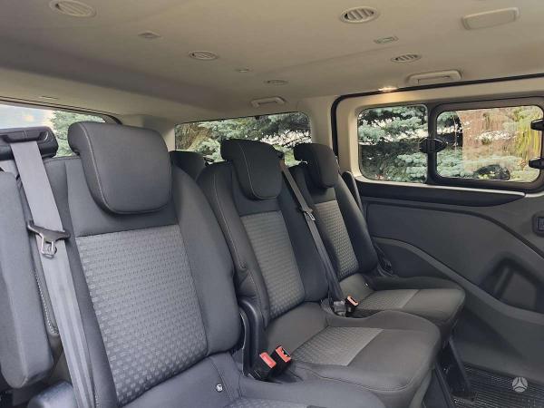 Black Ford Tourneo Custom 2018 in Utena, with an engine capacity of 2.00 L and mileage of 197 thousand km for 17800 €, photo 9 on AUTOMOTO.COM.LV