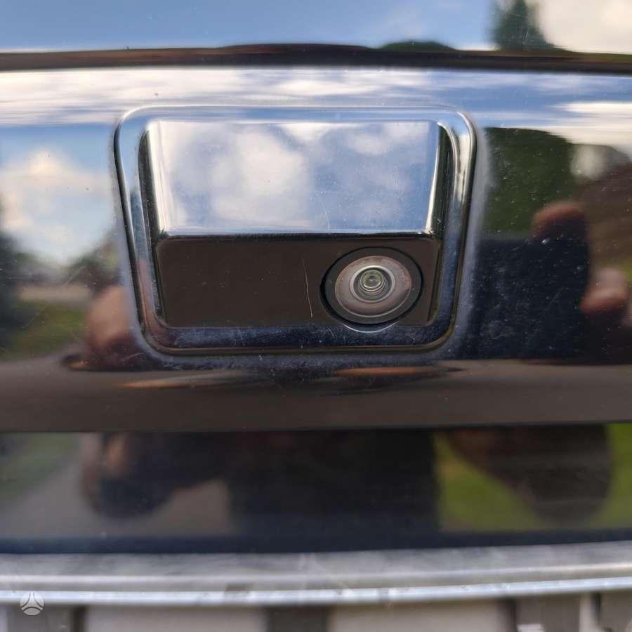 Black Ford Tourneo Custom 2018 in Utena, with an engine capacity of 2.00 L and mileage of 197 thousand km for 17800 €, photo 14 on AUTOMOTO.COM.LV