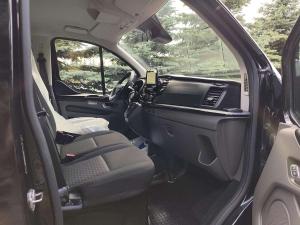 Black Ford Tourneo Custom 2018 in Utena, with an engine capacity of 2.00 L and mileage of 197 thousand km for 17800 €, photo 16 on AUTOMOTO.COM.LV