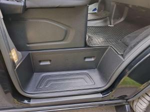 Black Ford Tourneo Custom 2018 in Utena, with an engine capacity of 2.00 L and mileage of 197 thousand km for 17800 €, photo 17 on AUTOMOTO.COM.LV