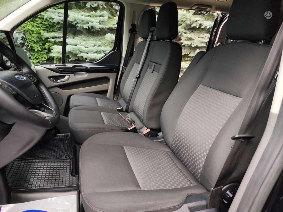 Black Ford Tourneo Custom 2018 in Utena, with an engine capacity of 2.00 L and mileage of 197 thousand km for 17800 €, photo 22 on AUTOMOTO.COM.LV