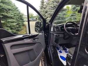 Black Ford Tourneo Custom 2018 in Utena, with an engine capacity of 2.00 L and mileage of 197 thousand km for 17800 €, photo 24 on AUTOMOTO.COM.LV