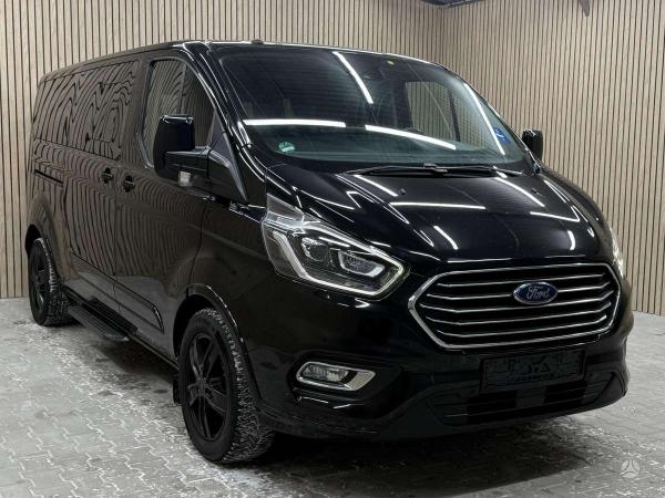 Black Ford Tourneo Custom 2019 in Marijampole, with an engine capacity of 2.00 L and mileage of 177 thousand km for 20500 €, photo 1 on AUTOMOTO.COM.LV