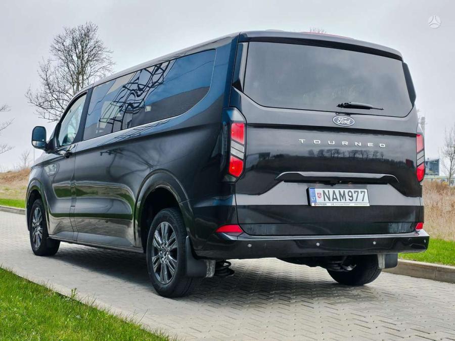 Black Ford Tourneo Custom 2024 in Klaipeda, with an engine capacity of 2.00 L and mileage of 121 thousand km for 40333 €, photo 3 on AUTOMOTO.COM.LV