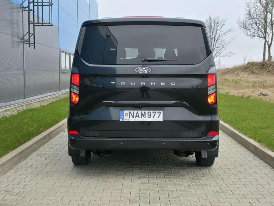 Black Ford Tourneo Custom 2024 in Klaipeda, with an engine capacity of 2.00 L and mileage of 121 thousand km for 40333 €, photo 5 on AUTOMOTO.COM.LV