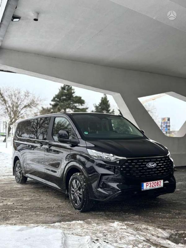 Melns Ford Tourneo Custom 2025 Klaipėda, ar dzinēja tilpumu 2.00 L un nobraukumu 9 tūkst. km par 42000 €, foto 2 vietnē AUTOMOTO.COM.LV