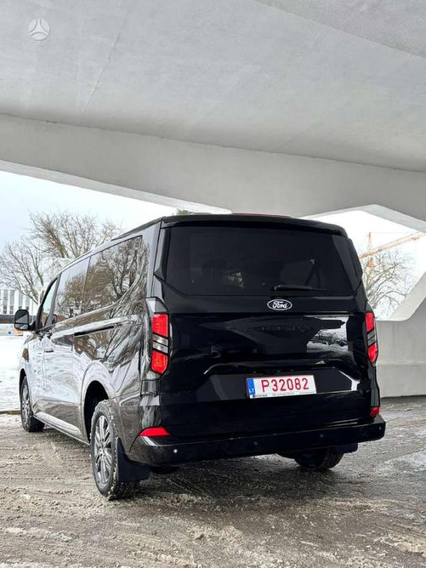 Melns Ford Tourneo Custom 2025 Klaipėda, ar dzinēja tilpumu 2.00 L un nobraukumu 9 tūkst. km par 42000 €, foto 6 vietnē AUTOMOTO.COM.LV