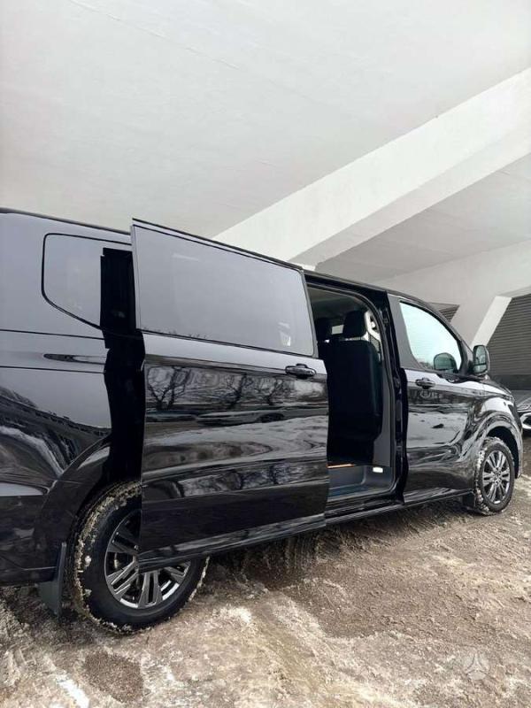 Melns Ford Tourneo Custom 2025 Klaipėda, ar dzinēja tilpumu 2.00 L un nobraukumu 9 tūkst. km par 42000 €, foto 8 vietnē AUTOMOTO.COM.LV