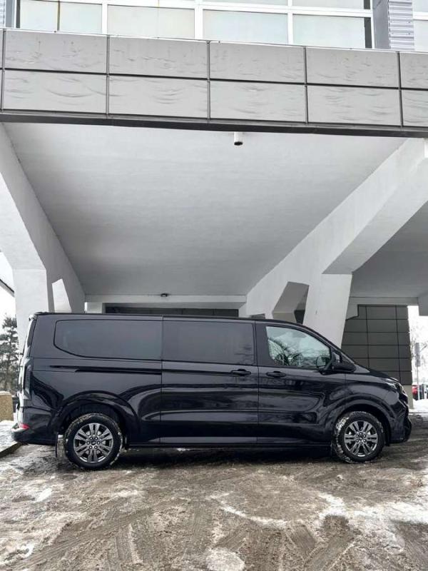 Melns Ford Tourneo Custom 2025 Klaipėda, ar dzinēja tilpumu 2.00 L un nobraukumu 9 tūkst. km par 42000 €, foto 9 vietnē AUTOMOTO.COM.LV