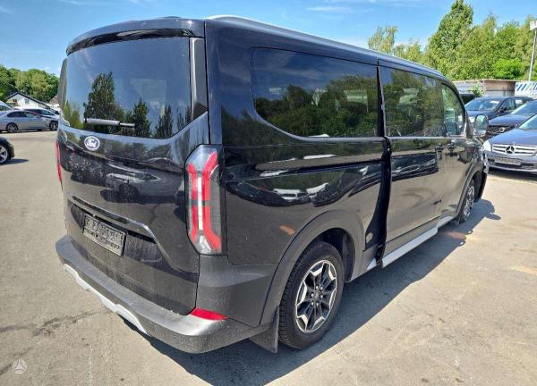 Melns Ford Tourneo Custom 2025 Klaipėda, ar dzinēja tilpumu 2.49 L un nobraukumu 18 tūkst. km par 15200 €, foto 4 vietnē AUTOMOTO.COM.LV