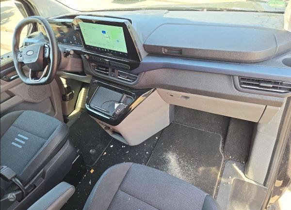 Melns Ford Tourneo Custom 2025 Klaipėda, ar dzinēja tilpumu 2.49 L un nobraukumu 18 tūkst. km par 15200 €, foto 5 vietnē AUTOMOTO.COM.LV