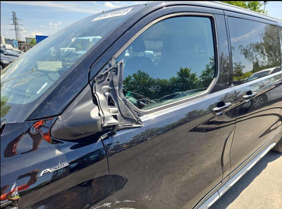 Melns Ford Tourneo Custom 2025 Klaipėda, ar dzinēja tilpumu 2.49 L un nobraukumu 18 tūkst. km par 15200 €, foto 12 vietnē AUTOMOTO.COM.LV