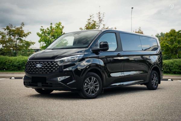 Black Ford Tourneo Custom 2025 in Vilnius, with an engine capacity of 2.00 L and mileage of 32 thousand km for 47900 €, photo 1 on AUTOMOTO.COM.LV