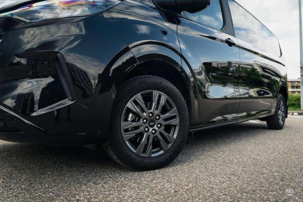 Black Ford Tourneo Custom 2025 in Vilnius, with an engine capacity of 2.00 L and mileage of 32 thousand km for 47900 €, photo 6 on AUTOMOTO.COM.LV