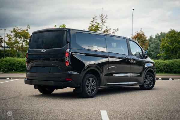Black Ford Tourneo Custom 2025 in Vilnius, with an engine capacity of 2.00 L and mileage of 32 thousand km for 47900 €, photo 9 on AUTOMOTO.COM.LV