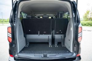 Melns Ford Tourneo Custom 2025 Viļņa, ar dzinēja tilpumu 2.00 L un nobraukumu 32 tūkst. km par 47900 €, foto 15 vietnē AUTOMOTO.COM.LV