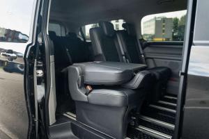 Melns Ford Tourneo Custom 2025 Viļņa, ar dzinēja tilpumu 2.00 L un nobraukumu 32 tūkst. km par 47900 €, foto 17 vietnē AUTOMOTO.COM.LV