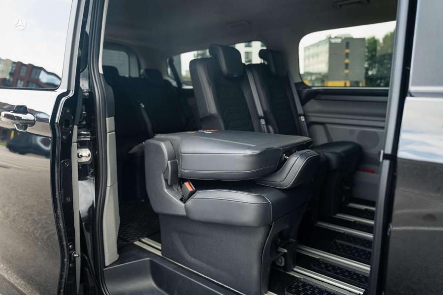 Melns Ford Tourneo Custom 2025 Viļņa, ar dzinēja tilpumu 2.00 L un nobraukumu 32 tūkst. km par 47900 €, foto 17 vietnē AUTOMOTO.COM.LV