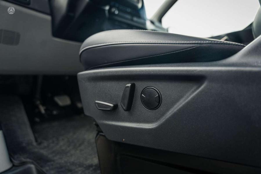 Melns Ford Tourneo Custom 2025 Viļņa, ar dzinēja tilpumu 2.00 L un nobraukumu 32 tūkst. km par 47900 €, foto 23 vietnē AUTOMOTO.COM.LV