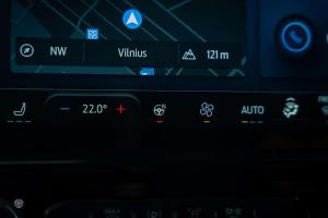Melns Ford Tourneo Custom 2025 Viļņa, ar dzinēja tilpumu 2.00 L un nobraukumu 32 tūkst. km par 47900 €, foto 26 vietnē AUTOMOTO.COM.LV