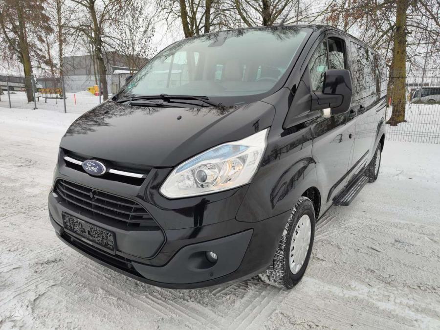 Black Ford Tourneo Custom 2013 in Marijampole, with an engine capacity of 2.20 L and mileage of 195 thousand km for 12750 €, photo 1 on AUTOMOTO.COM.LV