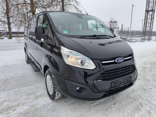 Melns Ford Tourneo Custom 2013 Marijampole, ar dzinēja tilpumu 2.20 L un nobraukumu 195 tūkst. km par 12750 €, foto 2 vietnē AUTOMOTO.COM.LV